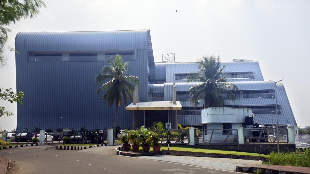 IT professionals seek more facilities at Kozhikode cyberpark - The Hindu