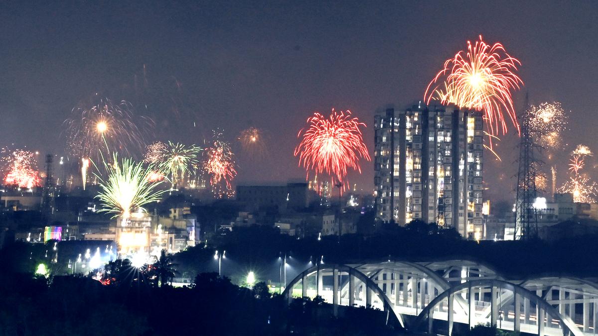 Deepavali: Boy dies while bursting crackers in T.N., over 500 people ...