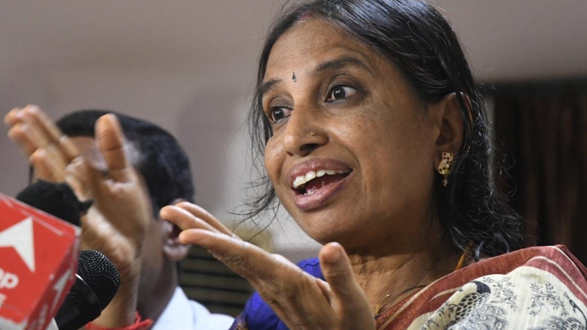 Nalini hopeful of visiting the U.K. with her husband to be with her ...