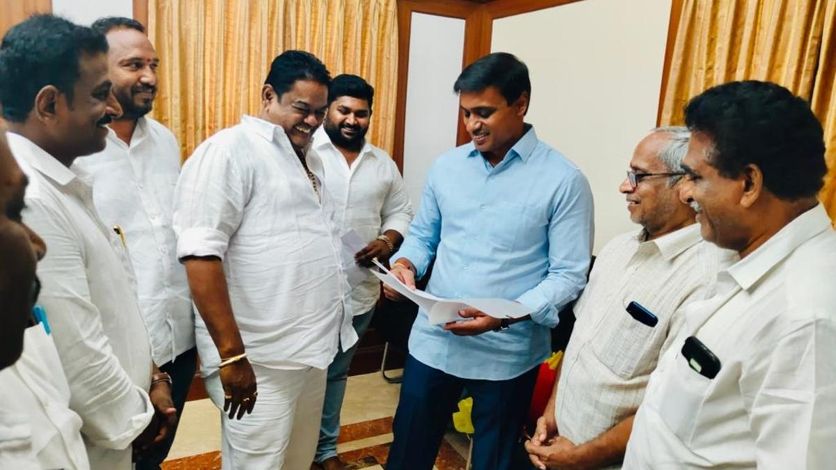 Government land sought for installation of statues of Marudhu brothers ...