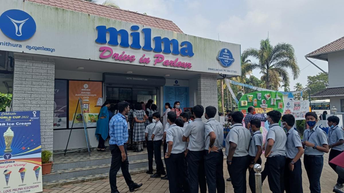 Milma units offer special discounts to public on National Milk Day ...