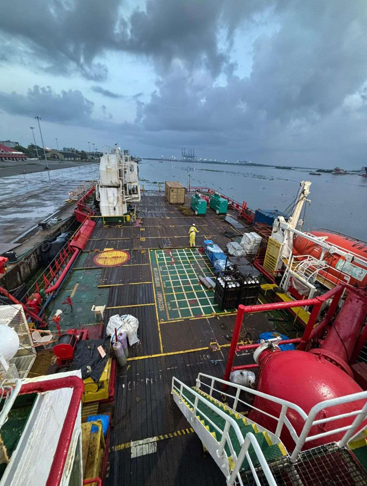 Underwater salvage operation of container ship that sank off Alappuzha ...