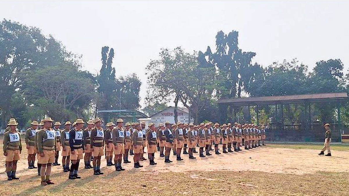 Two groups of Manipur police trainees clash at academy in Assam - The Hindu