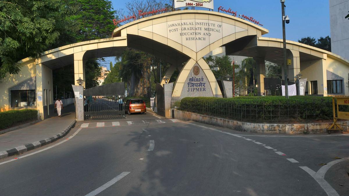 Jipmer doctors perform complex robotic surgery on woman suffering from ...