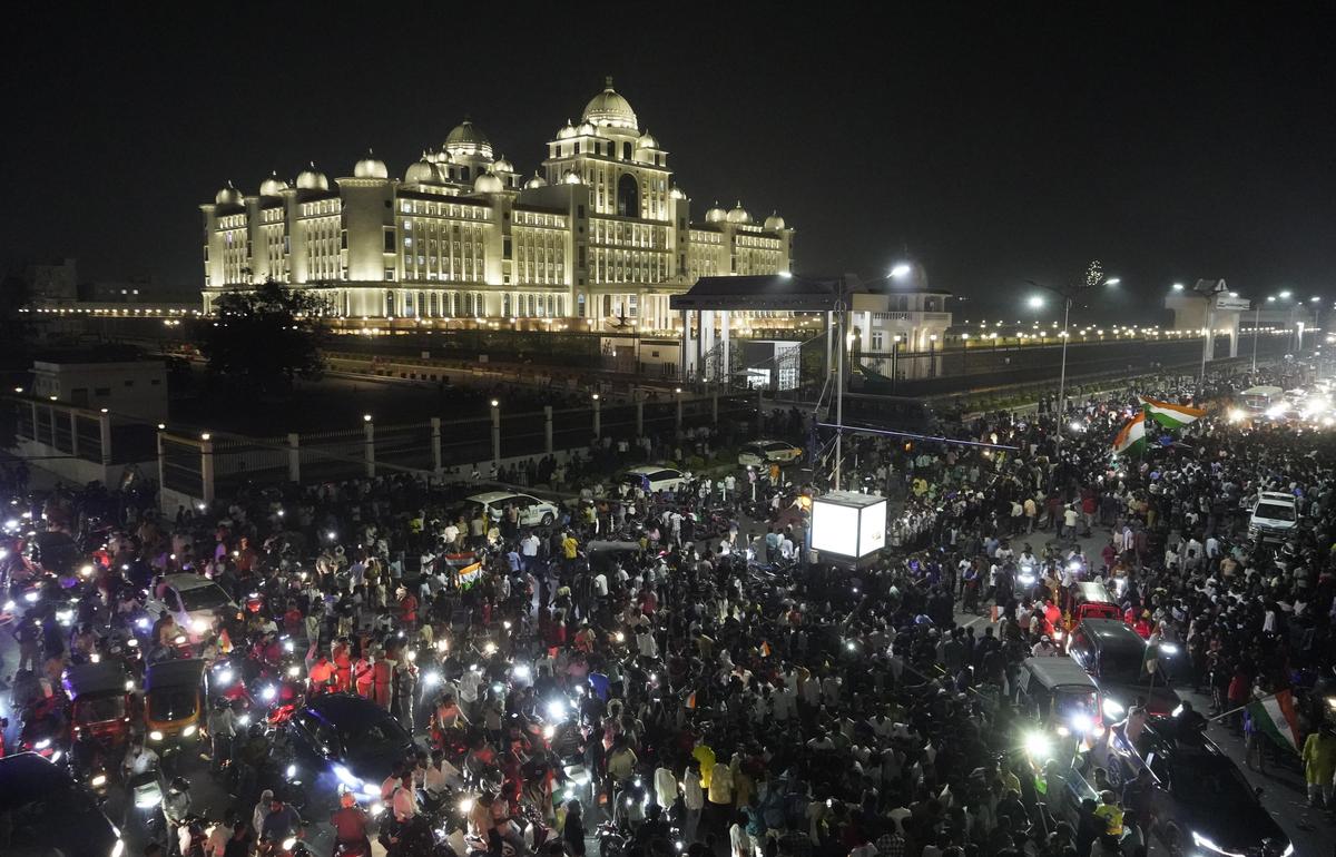 Hyderabad erupts in celebration as India clinches T20 World Cup, Tank ...