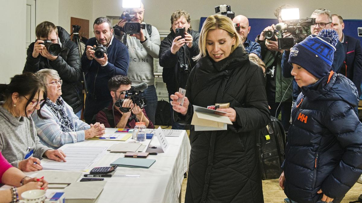 Three frontrunners as Czechs vote for new President - The Hindu