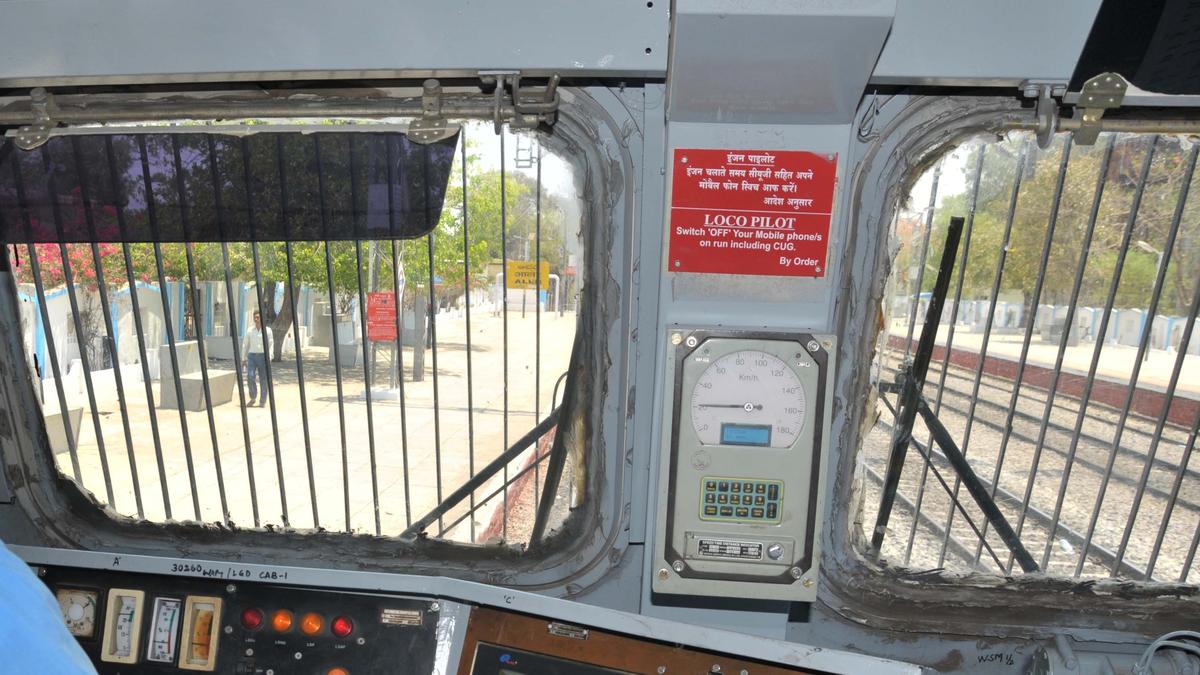 Southern Railway drops action against loco pilots of relief engine ...