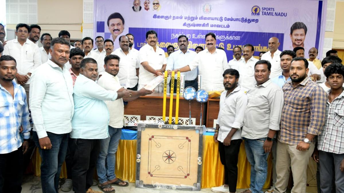 Kalaignar Sports Kits distributed in Krishnagiri - The Hindu