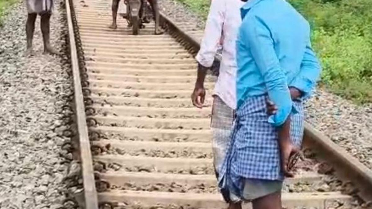 Residents protest against incomplete railway subway near Tiruchuli ...