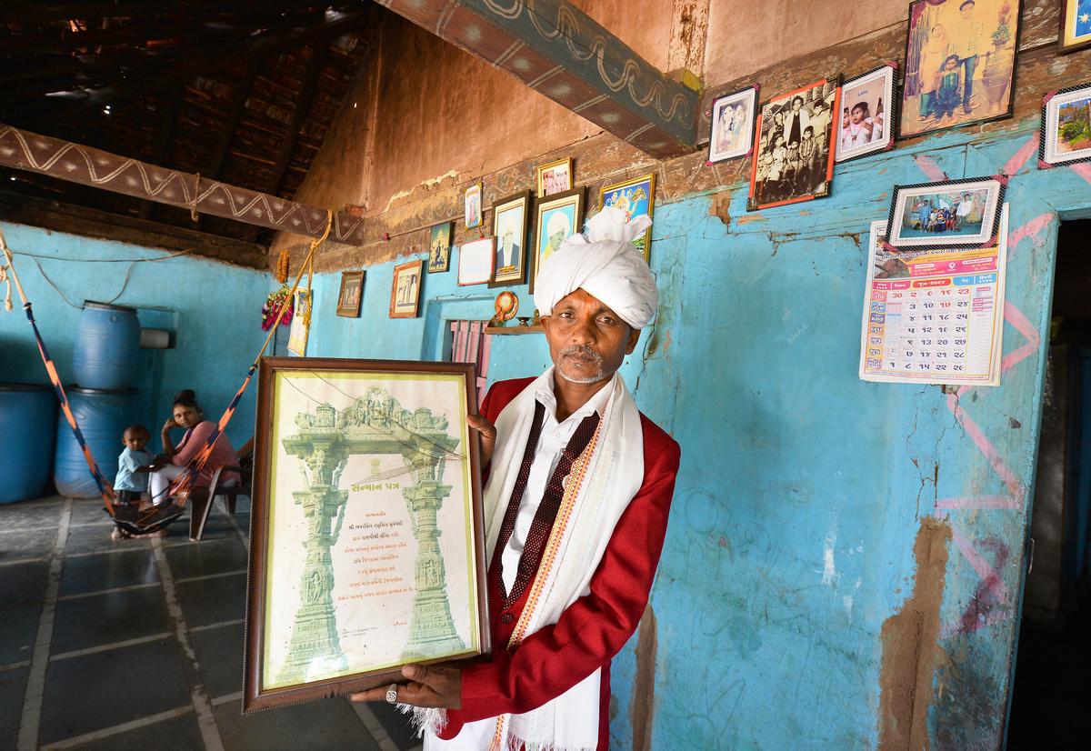 In Frames: King and commoner - The Hindu