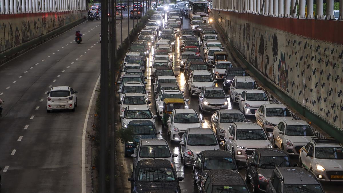 How can traffic which causes air pollution be controlled? | Explained ...