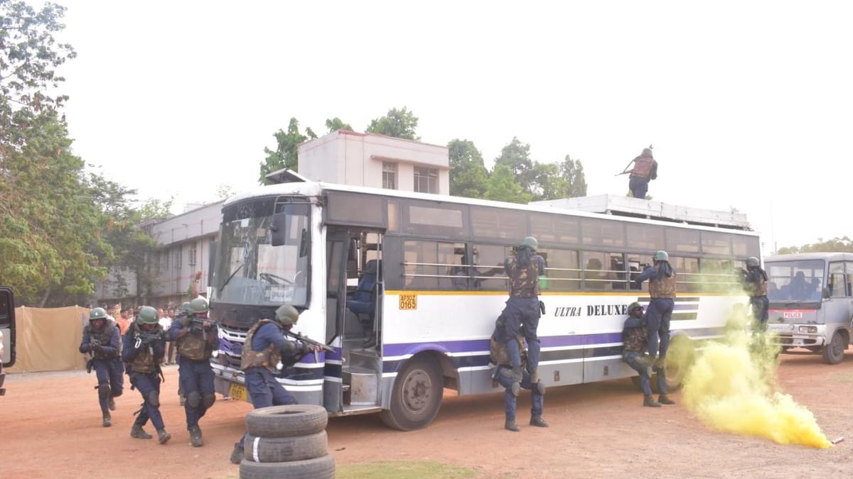 Andhra Pradesh: Police should focus on technology and training, says ...