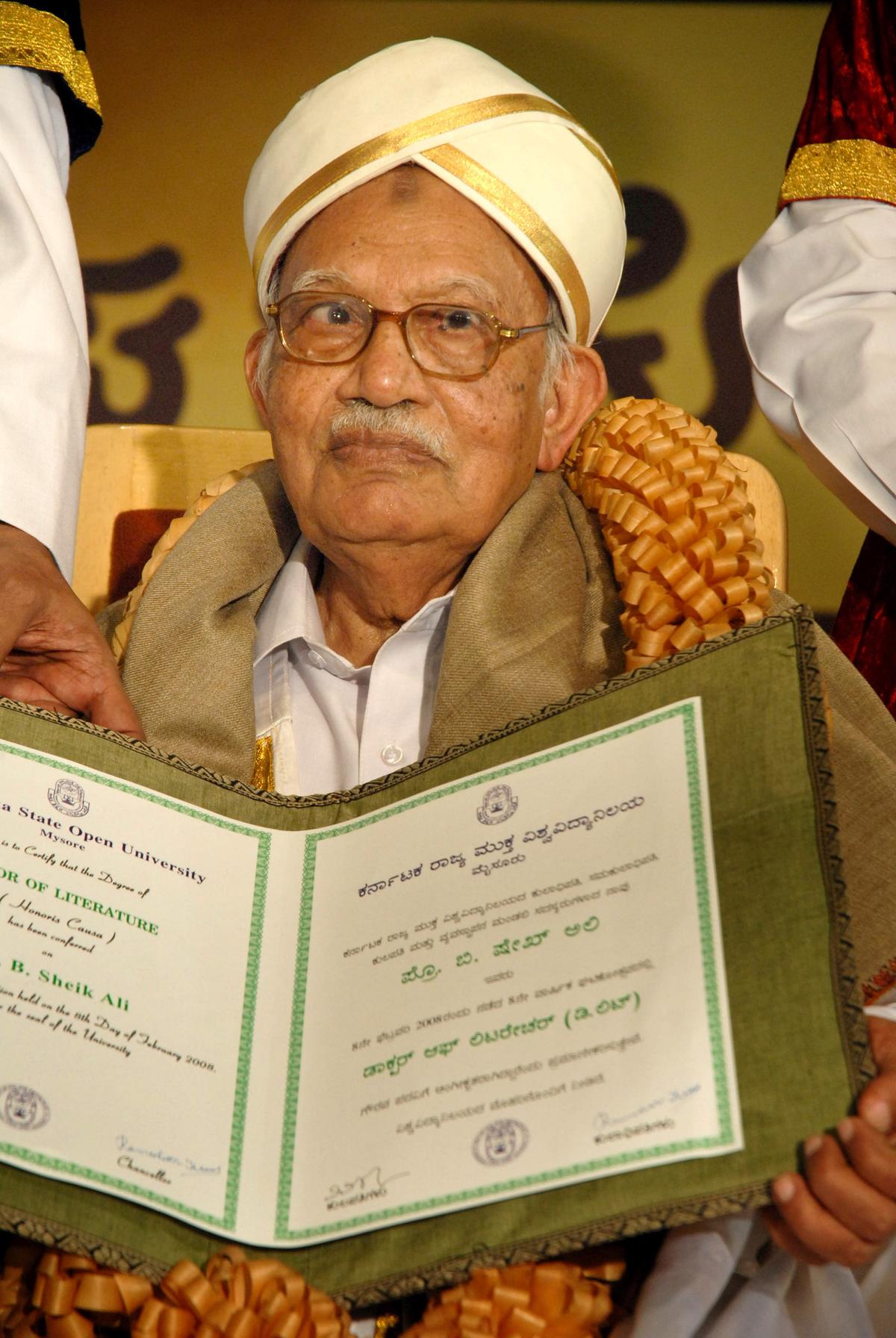 Historian B. Sheik Ali passes away - The Hindu