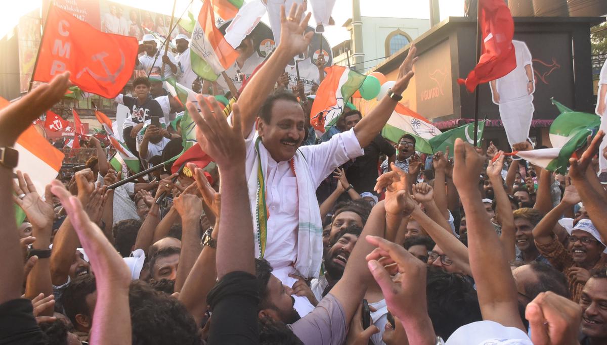 Grand roadshows mark culmination of public campaign for Lok Sabha polls ...