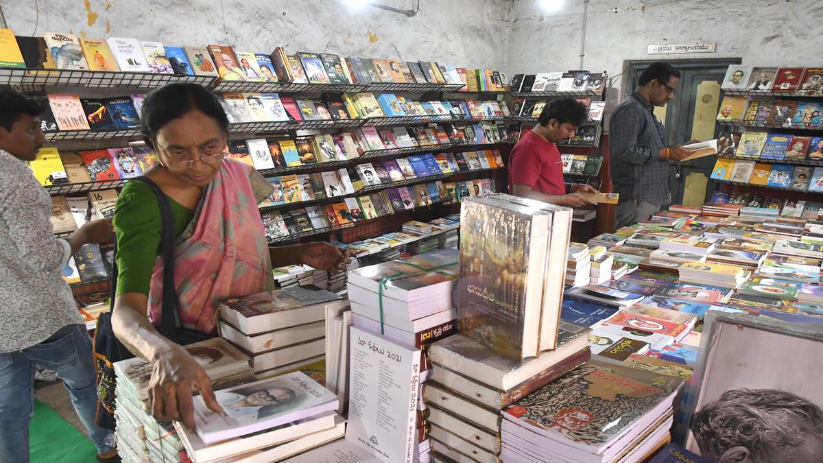 Visalandhra Book Exhibition opens at Turner’s Choultry in Visakhapatnam ...