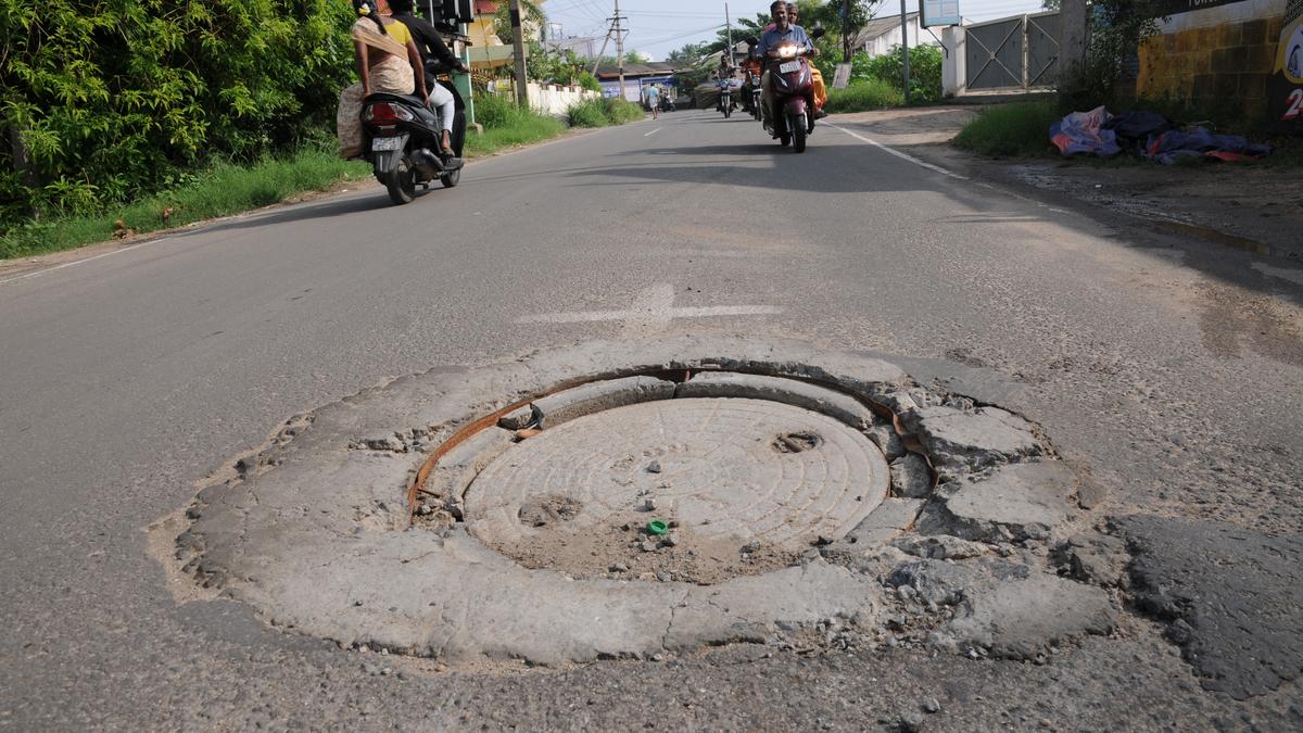 Corporation to replace damaged manhole chamber covers in Erode - The Hindu