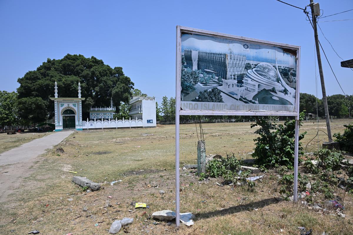 Ayodhya: A saffron sunset in a temple town - The Hindu