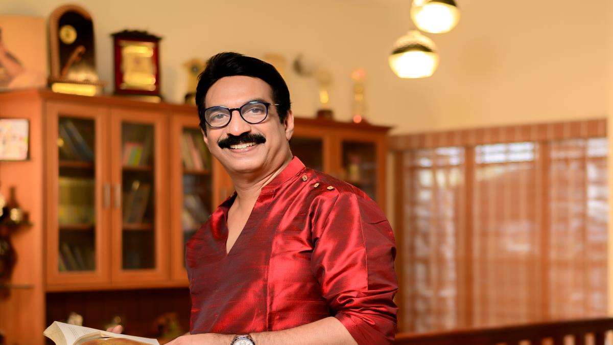 I make the effort to upgrade myself, says singer Unni Menon - The Hindu