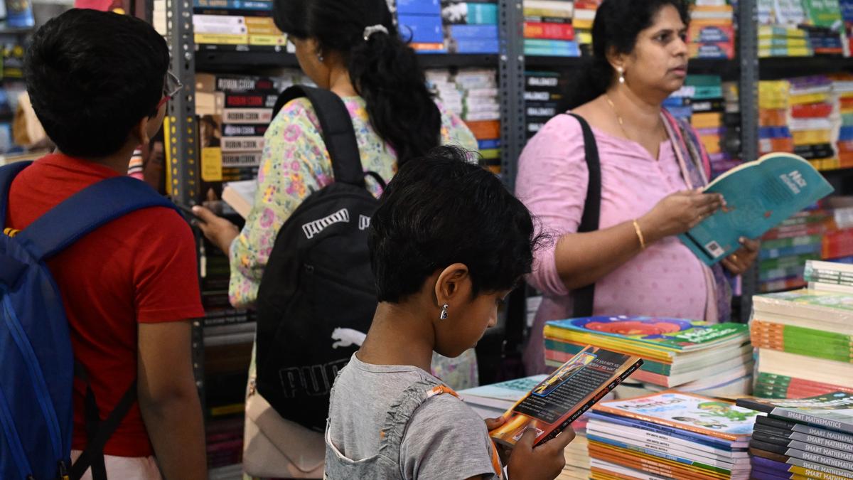 Chennai book fair sees steady stream of visitors - The Hindu