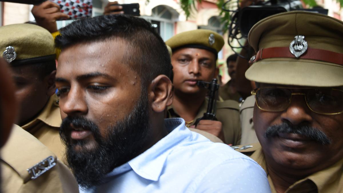 Supreme Court orders shifting of ‘conman’ Sukesh Chandrashekhar from ...