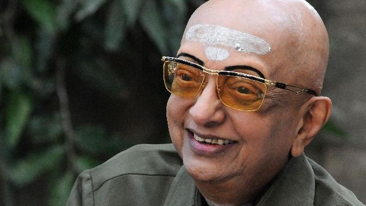 Cho Ramaswamy, editor of 'Thuglak', dies at 82 - The Hindu