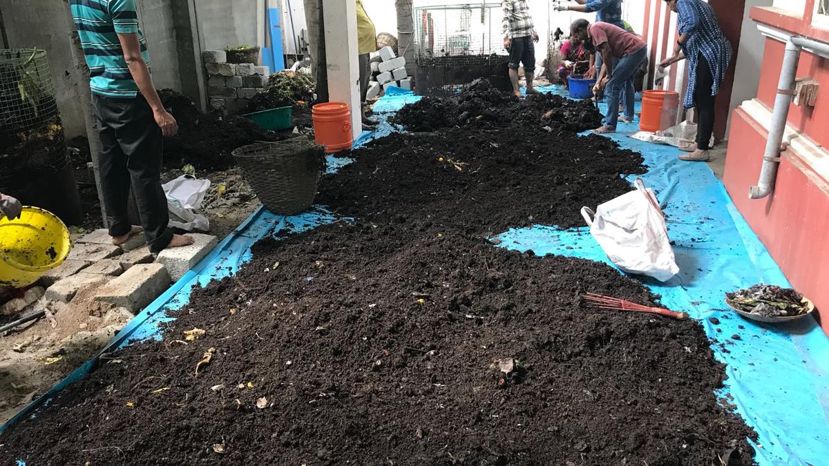 Composting of flower waste by temples on the wane in Bengaluru - The Hindu