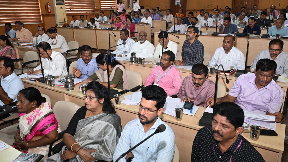 MP tells NHAI to prepare proposal to build Mangaluru bypass road - The Hindu