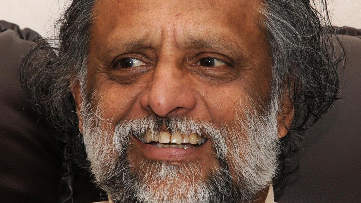 Harivarasanam award for Kaithapram - The Hindu