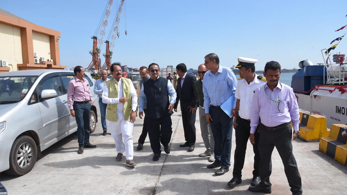 Minister Shripad Naik visits New Mangalore Port - The Hindu