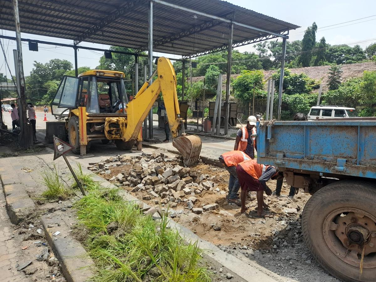 NHAI commences road improvement work at NITK-Surathkal toll plaza of NH ...