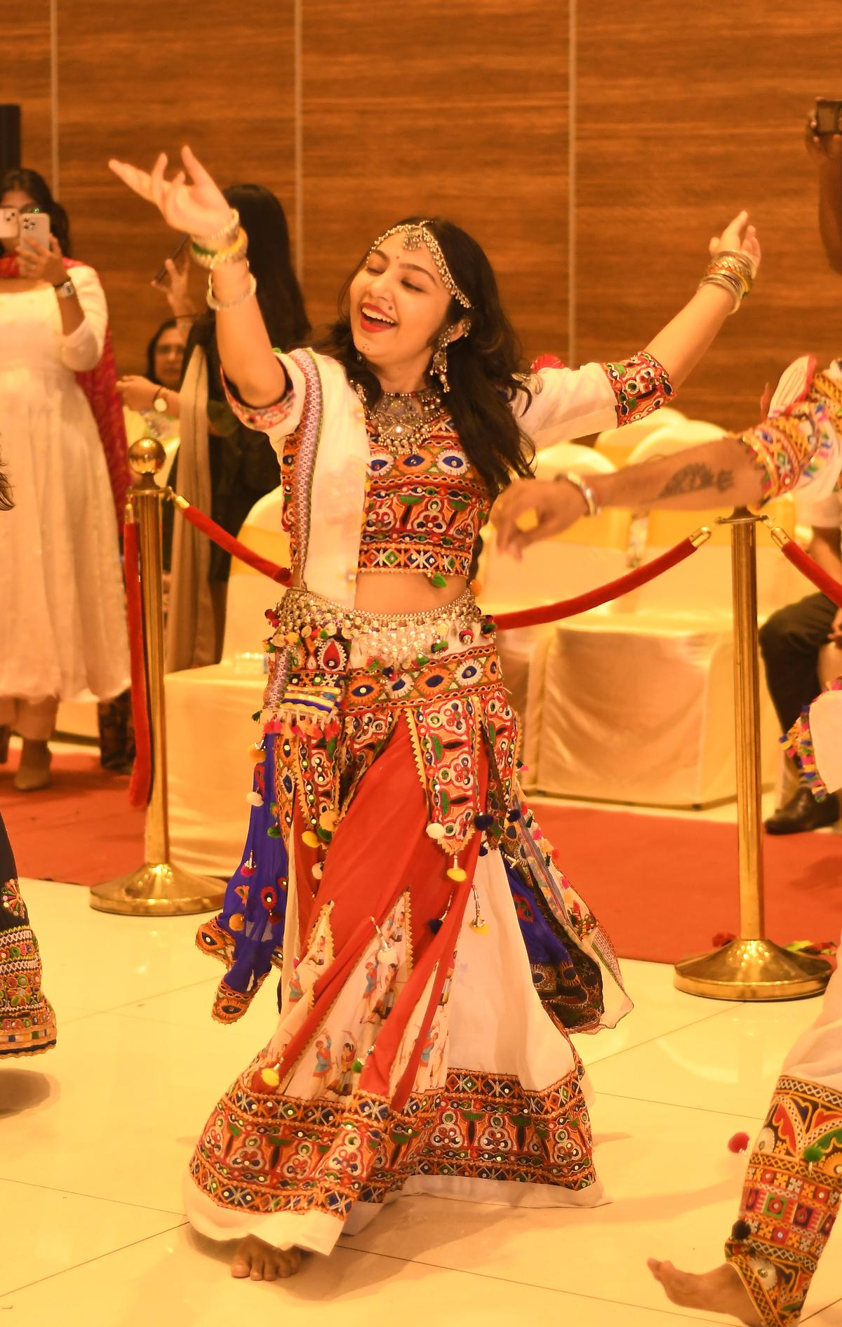 Dandiya and garbha workshops mark Navrati celebrations in Visakhapatnam ...