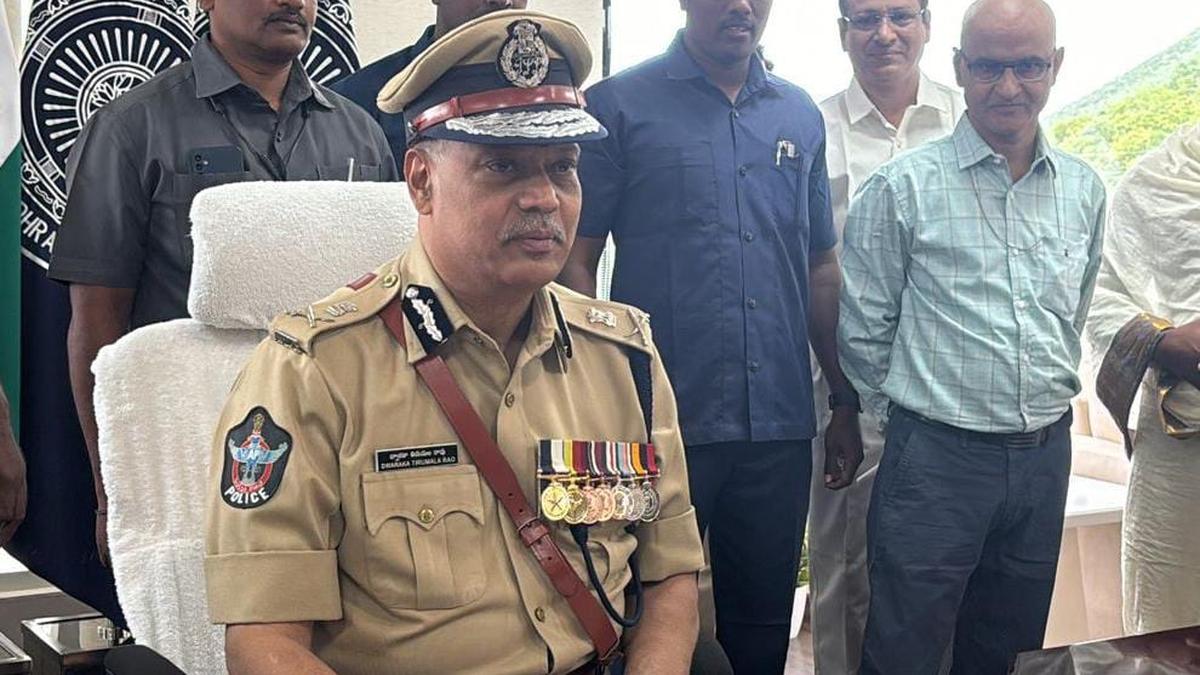 Dwaraka Tirumala Rao assumes charge as A.P. DGP - The Hindu