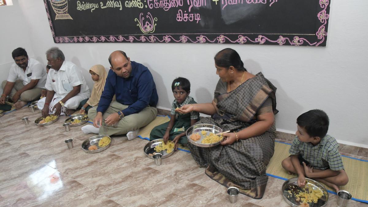 Chief Minister’s Breakfast Scheme inaugurated in districts - The Hindu