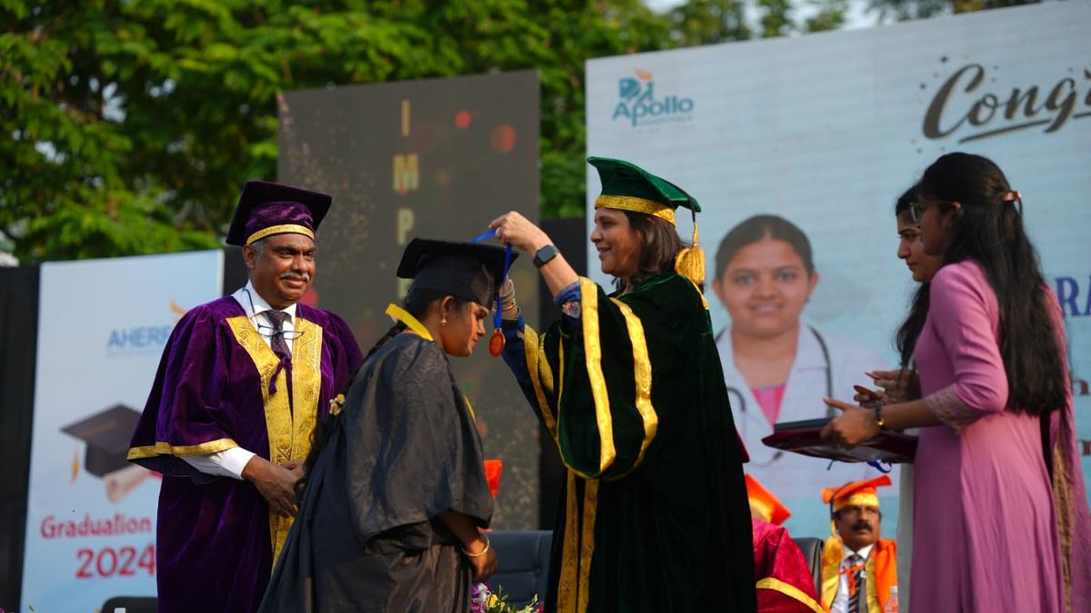 AIMSR holds graduation ceremony for around 146 students - The Hindu