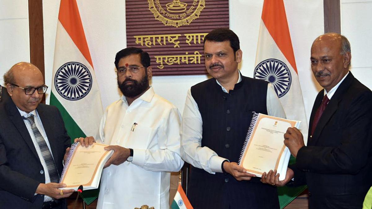 Maharashtra Backward Class Commission submits Maratha survey report to ... Maharashtra Backward Class Commission submits Maratha survey report to ...