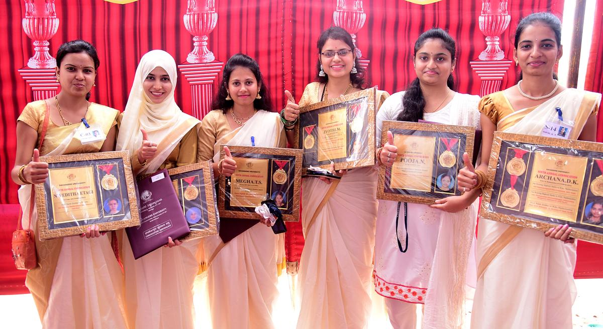 World looking at India for peace, says Governor - The Hindu