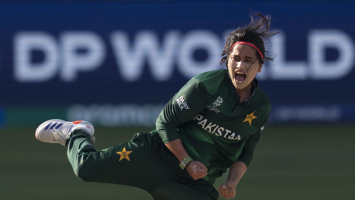 Captain Fatima Sana to return to Pakistan from T20 World Cup after ...
