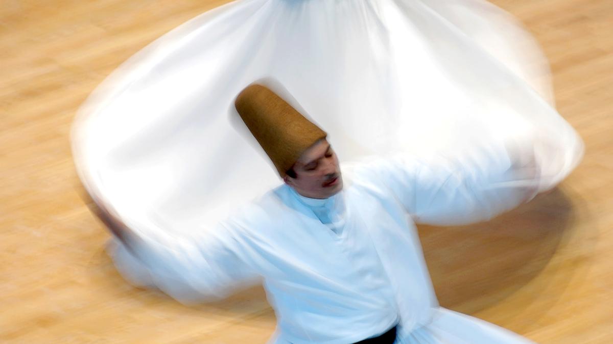 'Third way': Turkey's whirling dancers celebrate mystic Rumi's ...