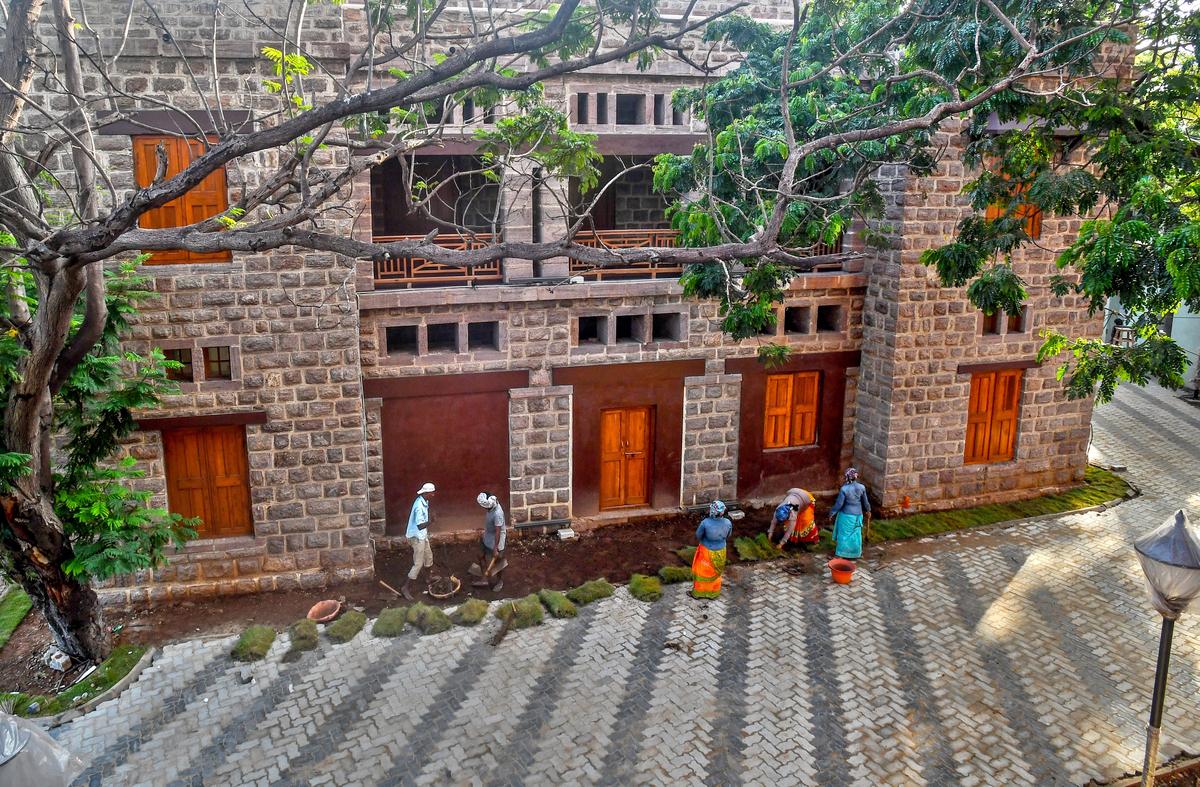 Visakhapatnam: Town Hall and old municipal building to be converted ...