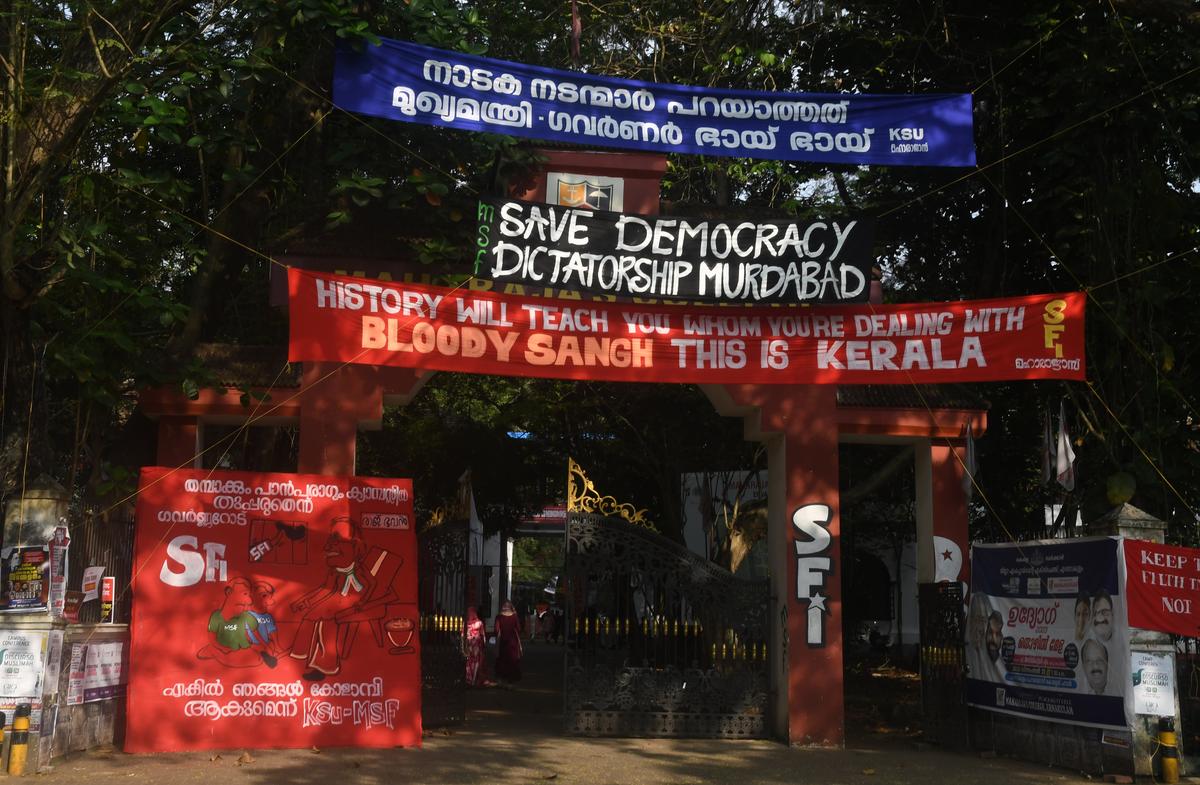 Cartel De Sfi Kerala