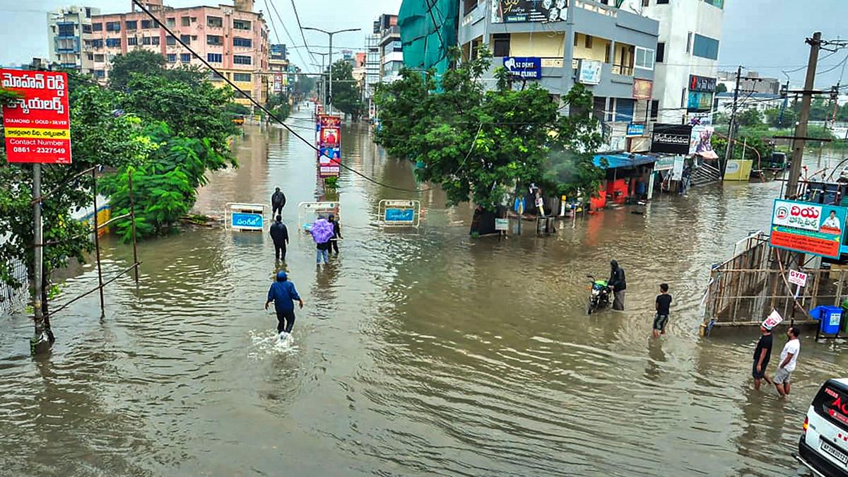 Cyclone Michaung to make landfall close to Bapatla before 12 noon - The Hindu