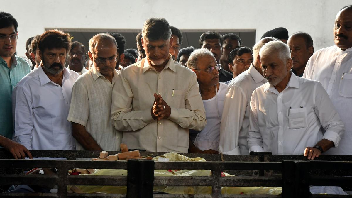 Body of Taraka Ratna consigned to flames - The Hindu