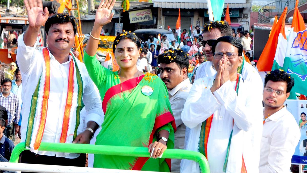 APCC chief Sharmila questions YSRCP government’s failure to check price rise - The Hindu