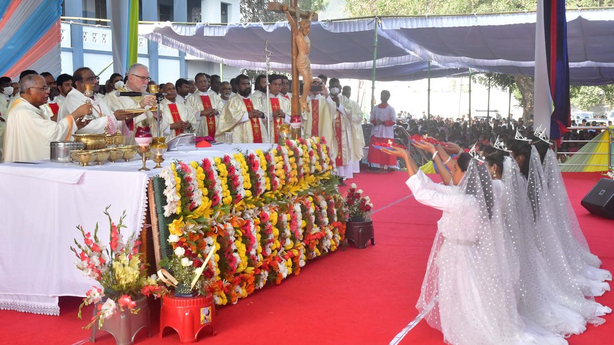 Gunadala Mary Matha festival concludes in Vijayawada - The Hindu