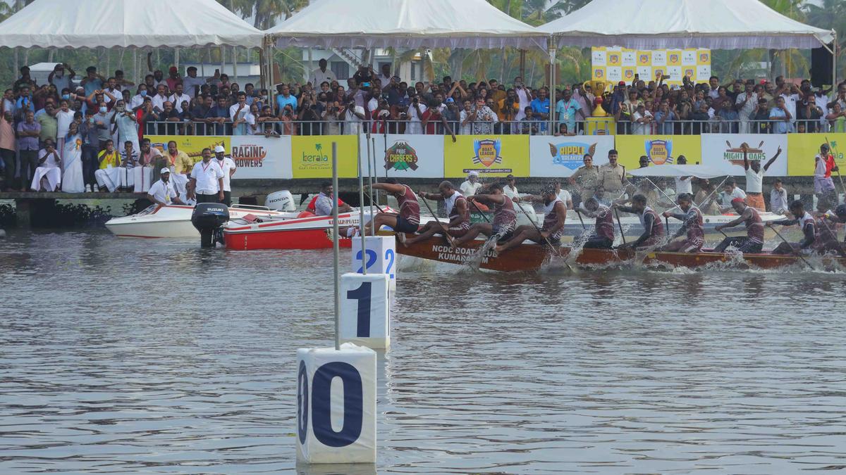 Mighty Oars wins CBL race - The Hindu