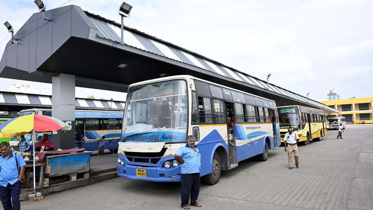 Commuters raise concern over lack of name boards at Erode bus stand ...
