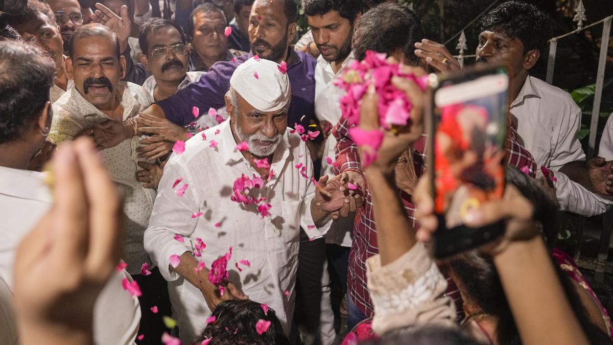 Arun Gawli steps out of jail after 18 years as Supreme Court grants him ...
