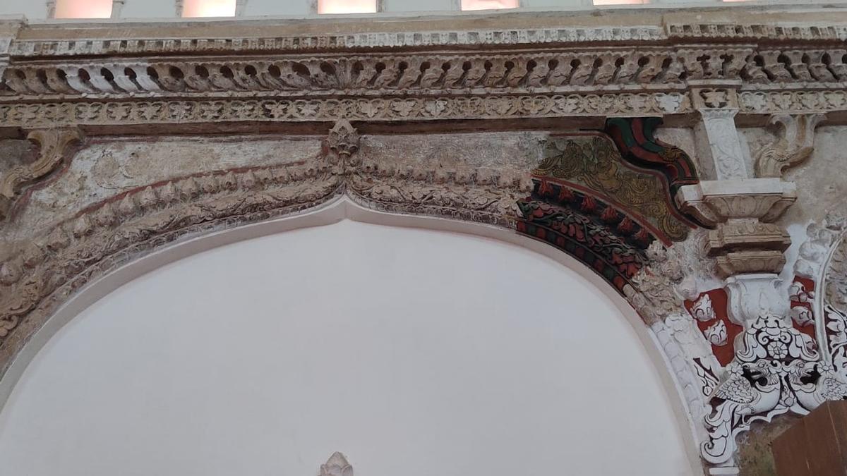 Tiruchi museum renovation reveals Nayak-era painting - The Hindu