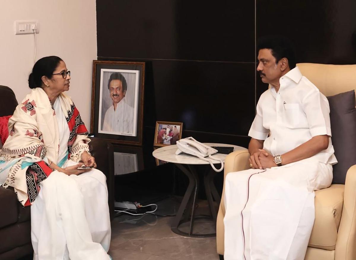 Mamata meets Stalin in Chennai - The Hindu