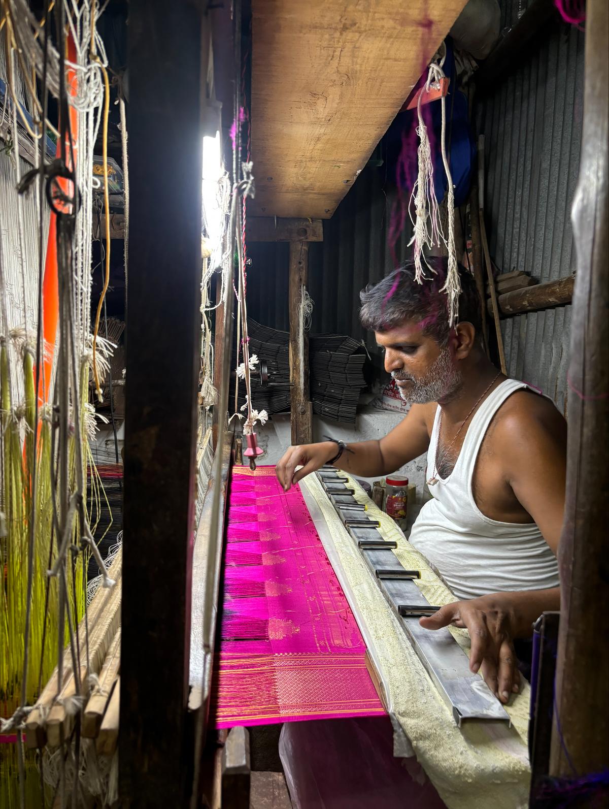 Solapur handloom industry struggles between lack of recognition and ...